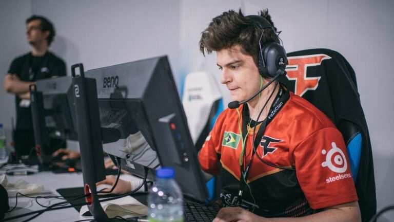 Rainbow Six Siege Settings Used By Pros [Fabian, Pengu, & More ...