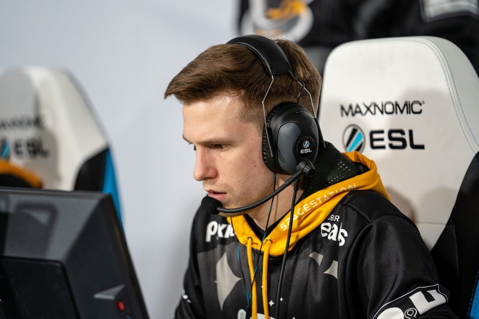 Rainbow Six Siege Settings Used By Pros [Fabian, Pengu, & More ...